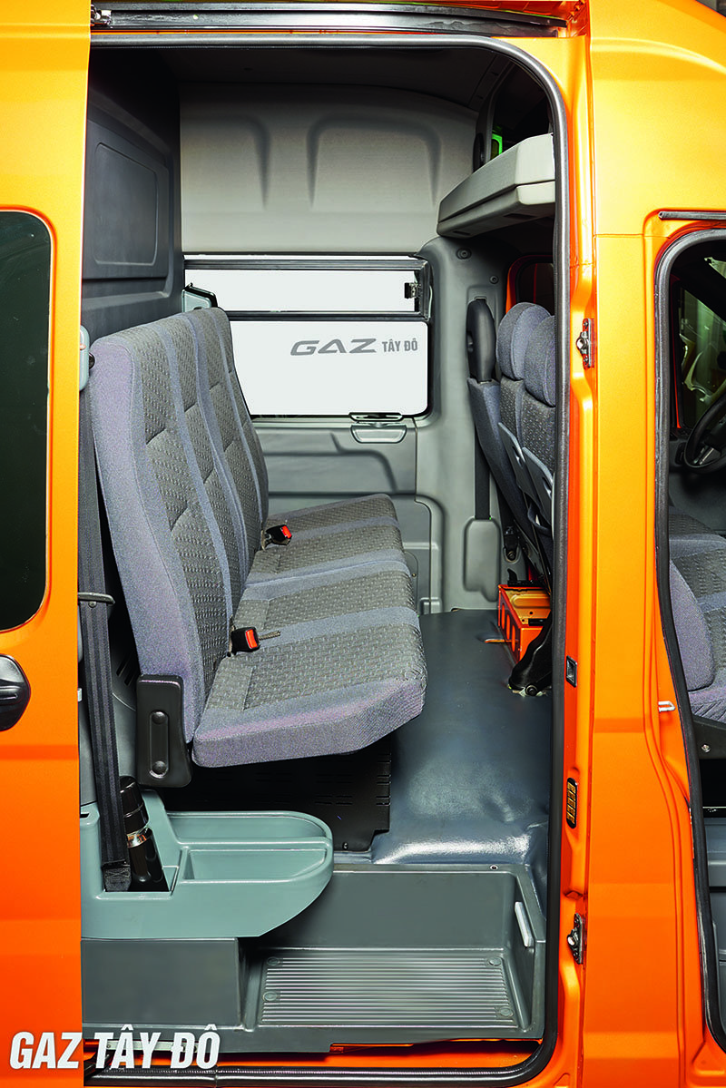 Báo giá xe tải van gaz 6 chỗ nhập khẩu Nga tải trọng 945kg