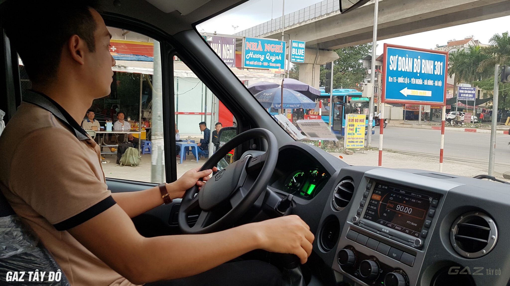 Xe tải van Gaz 3 chỗ 785kg - 945kg | Giá lăn bánh T10/2025